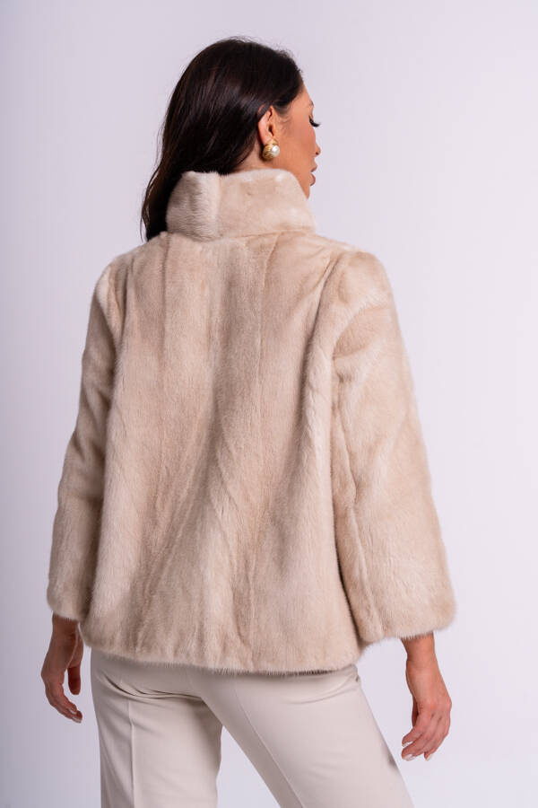 czarne norki, czarne futro z kapturem