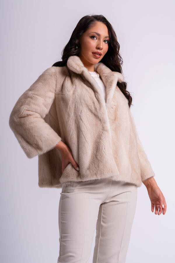 czarne norki, czarne futro z kapturem