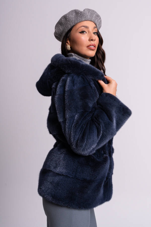 czarne norki, czarne futro z kapturem