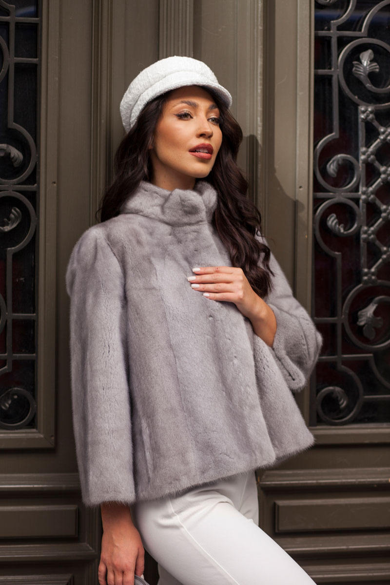 czarne norki, czarne futro z kapturem